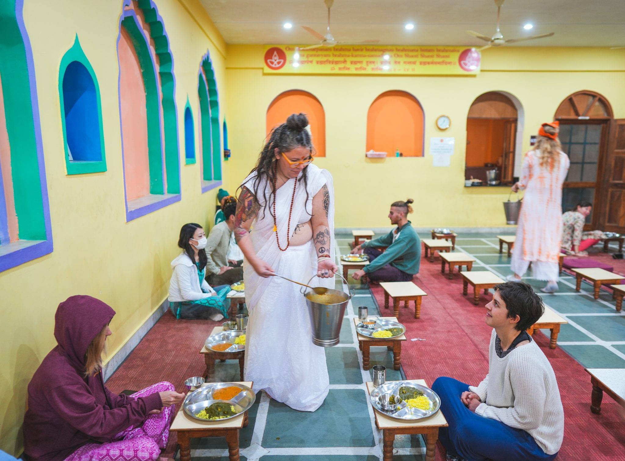 A quoi ressemble la vie dans un Ashram ? - Plateforme de Yoga en Ligne