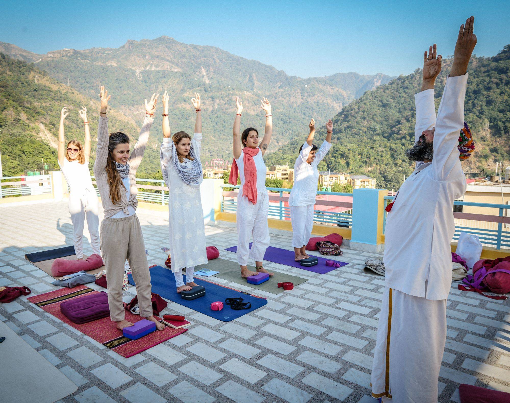 A quoi ressemble la vie dans un Ashram ? - Plateforme de Yoga en Ligne